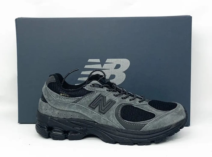 New Balance/NB 2002R Gore-Tex Jjjjound Charcoal - Web Sepatu
