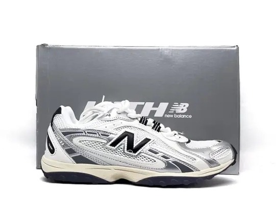 New Balance/NB 204L Silver Metallic Black - Web Sepatu